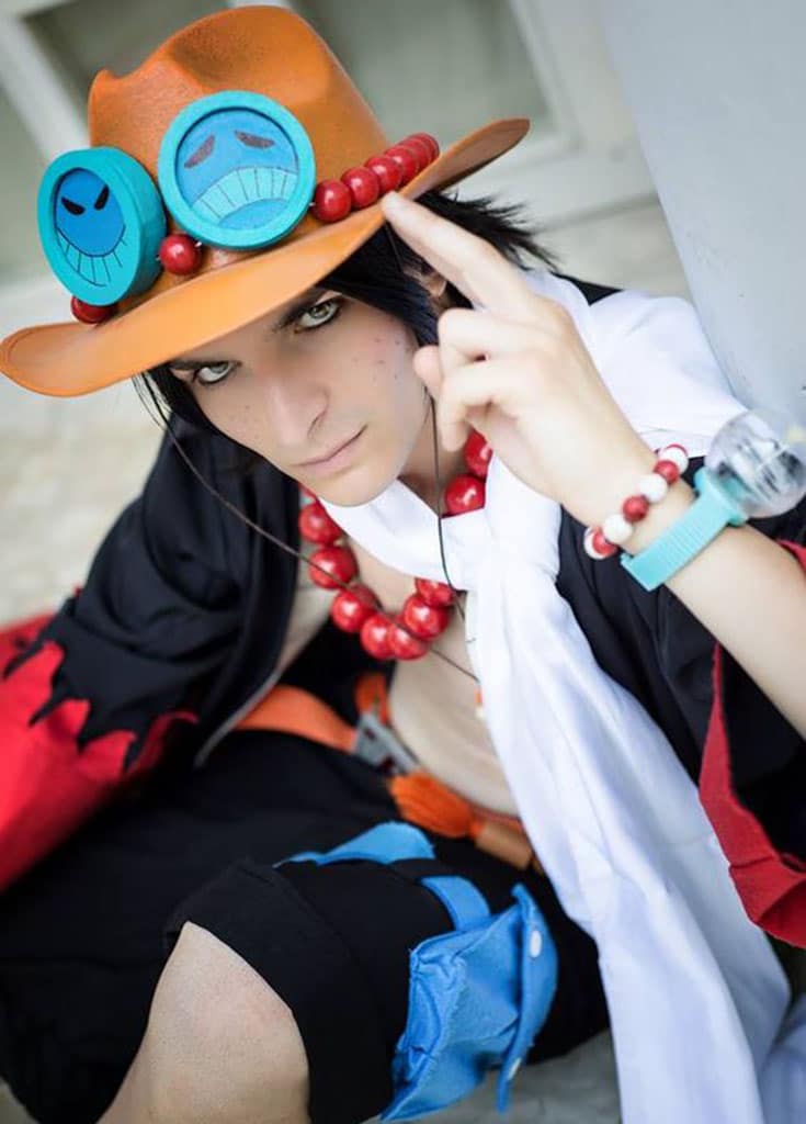 25+ Best One Piece Cosplays!! (REALISTIC with links) - QTA